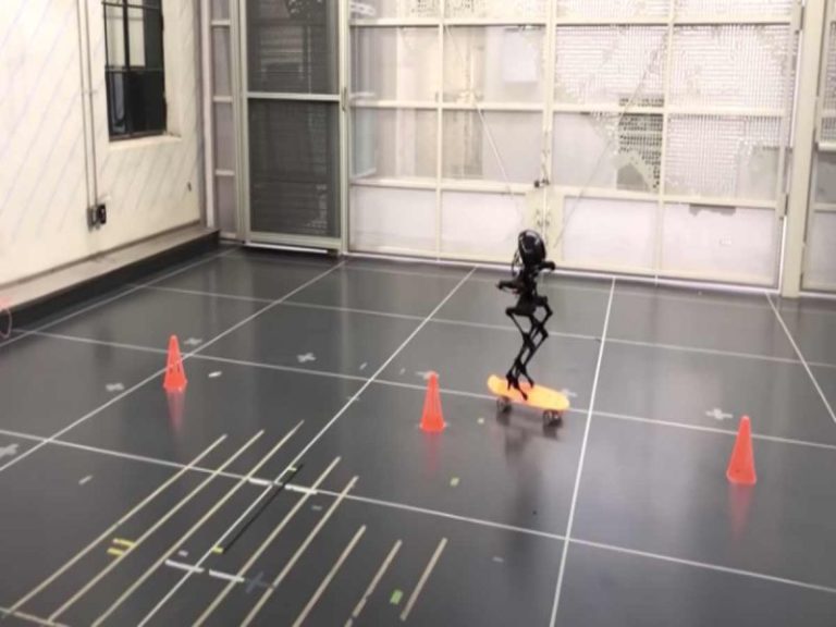 Conoce a LEO, el robot que camina en la cuerda floja y patina - 91 DAT